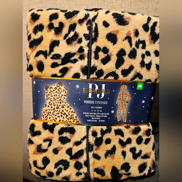 Essentials | Intimates & Sleepwear | Cheetah Hoodie Pajamas | Poshmark